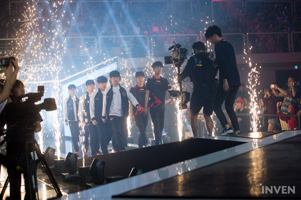 League of Legends: [2019 LCK Summer Finals] SK Telecom T1 Wins their 8th LCK Championship ...