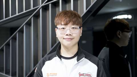 Interview With 'SKT T1' Coach 'Kkoma': "I Want To Leave Behind My ...
