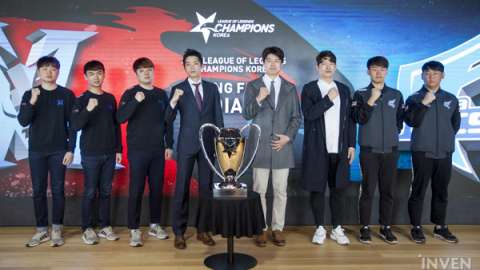 Jinx stole D.Va's suit! - LoL Jinx Fanart - Inven Global