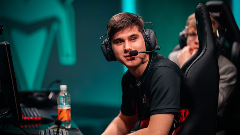 League of Legends: The official LoL Championship splash art for SKT ...